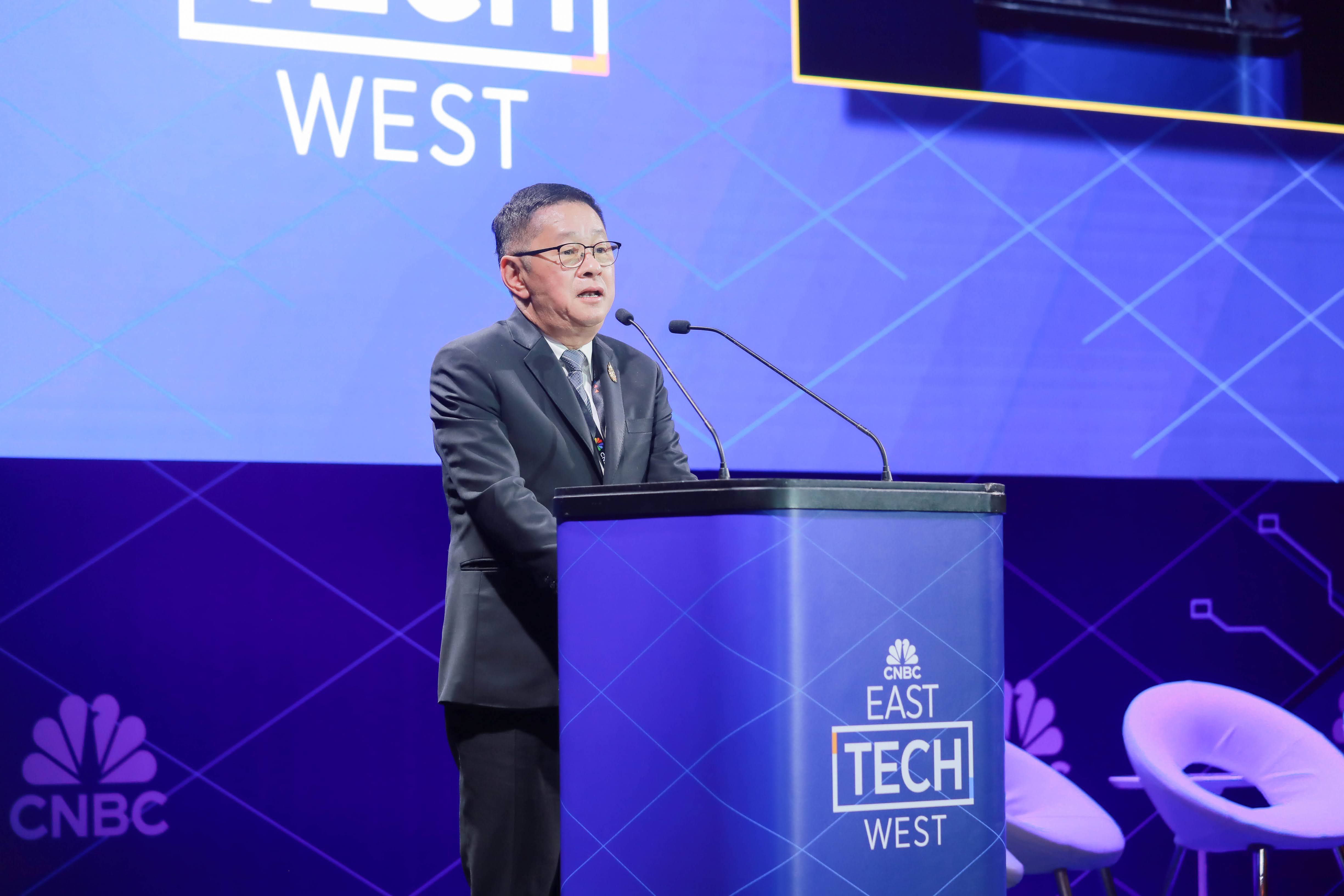 ดีอี เปิดเวที “East Tech West Roadshow” โชว์ศักยภาพดิจิทัลไทย บนเวทีโลก
